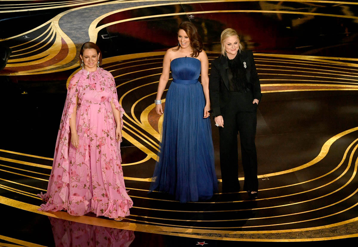 Maya Rudolph, Amy Poehler, and Tina Fey mean-girled the Academy at the ...