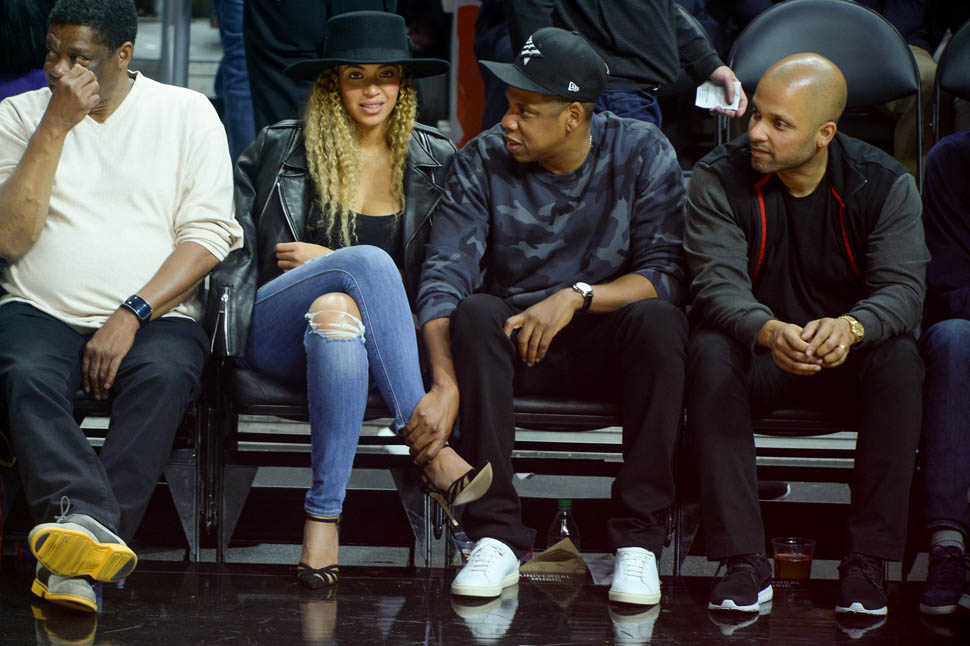 Beyoncé’s new crimpy curls at Clippers game with Jay Z|Lainey Gossip ...