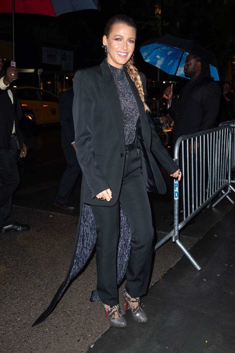 Blake Lively's multiple outfit changes for A Simple Favor promotion in ...