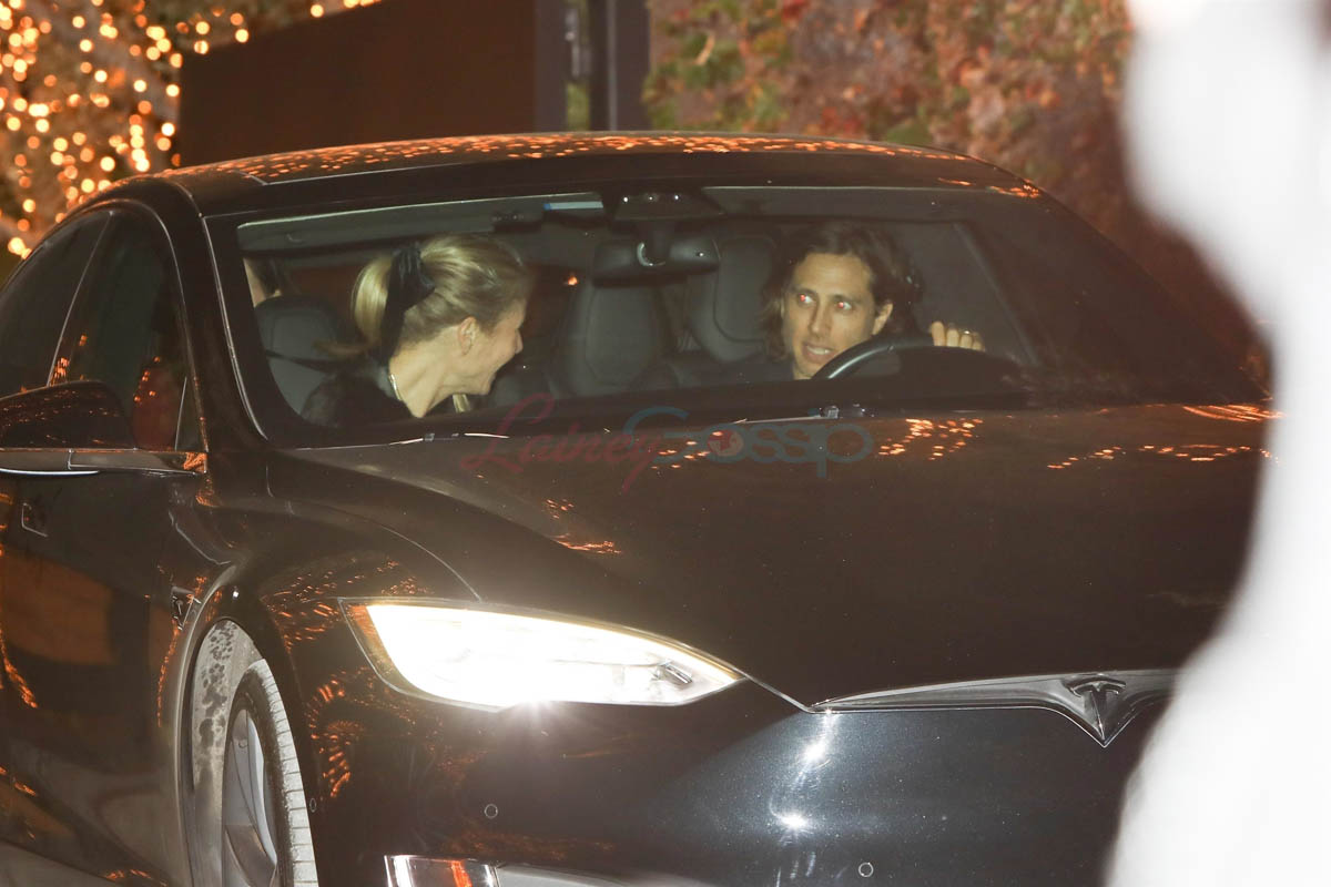 Everyone is talking about Brad Pitt showing up at Jennifer Aniston's ...