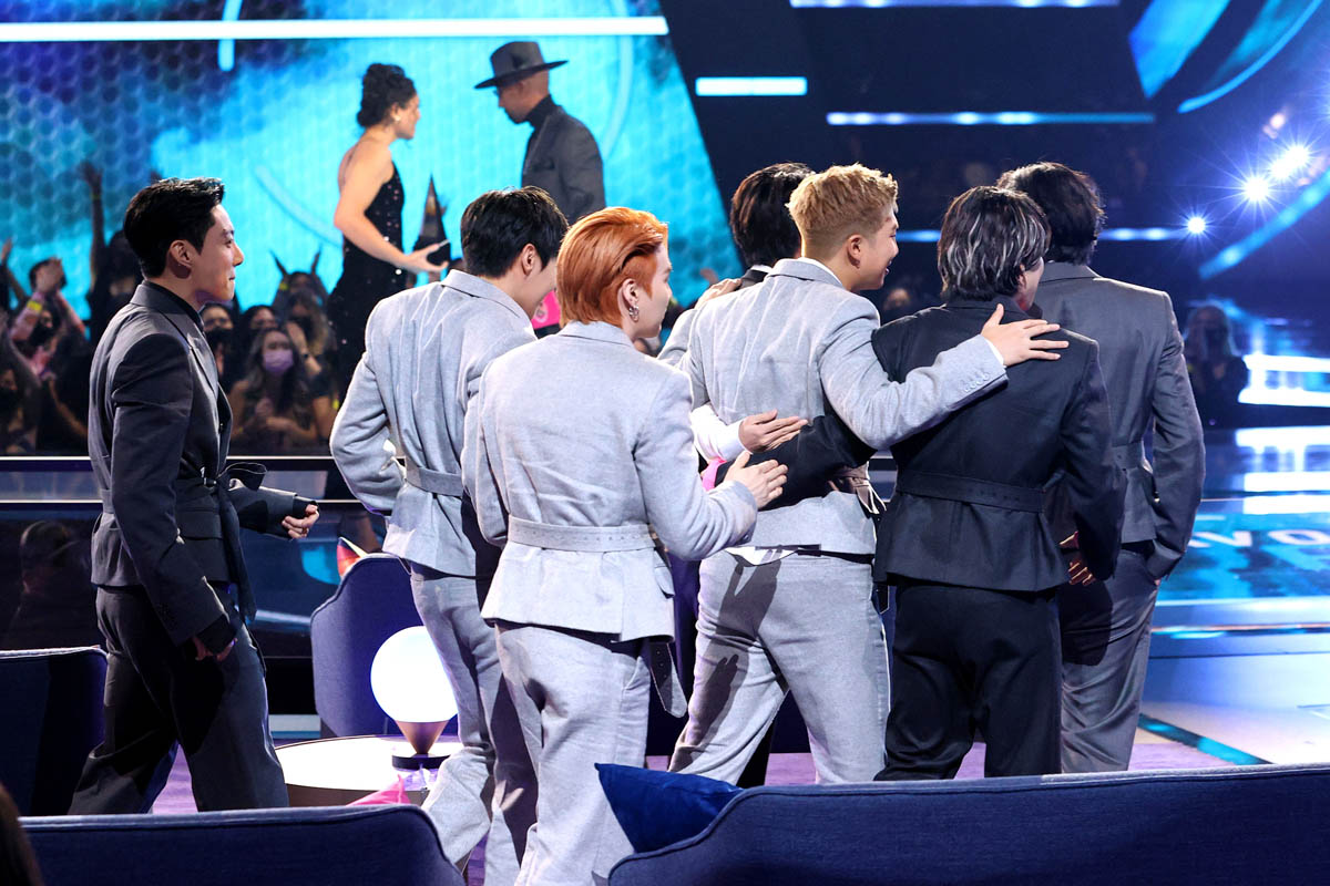 Four years after their first appearance on the American Music Awards ...