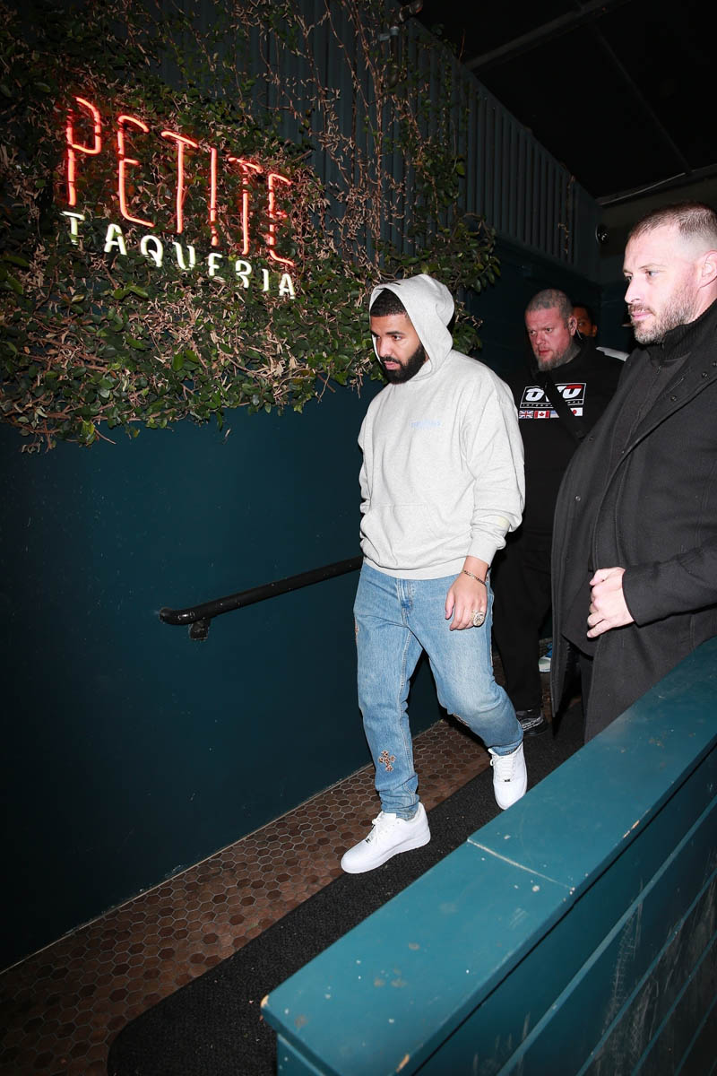 Rihanna reportedly showed up to Drake's birthday party in LA