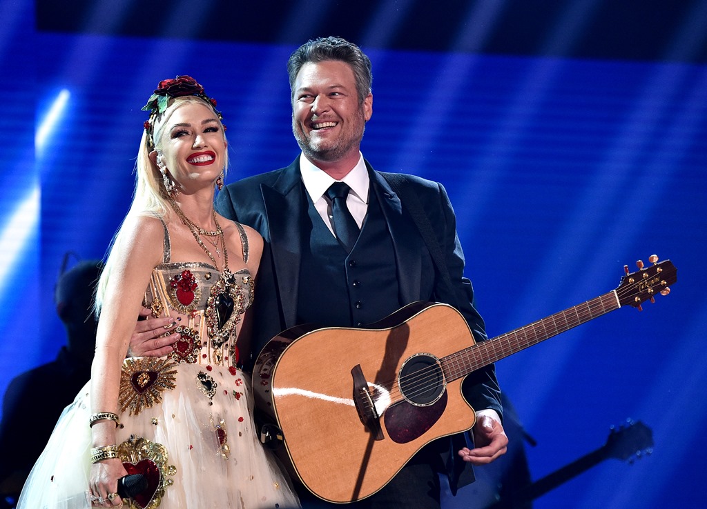 Gwen Stefani and Blake Shelton happily announce engagement