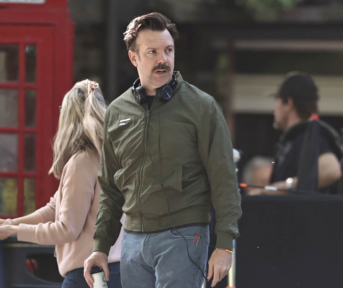 Jason Sudeikis seen on set of Ted Lasso in London after serving Olivia ...