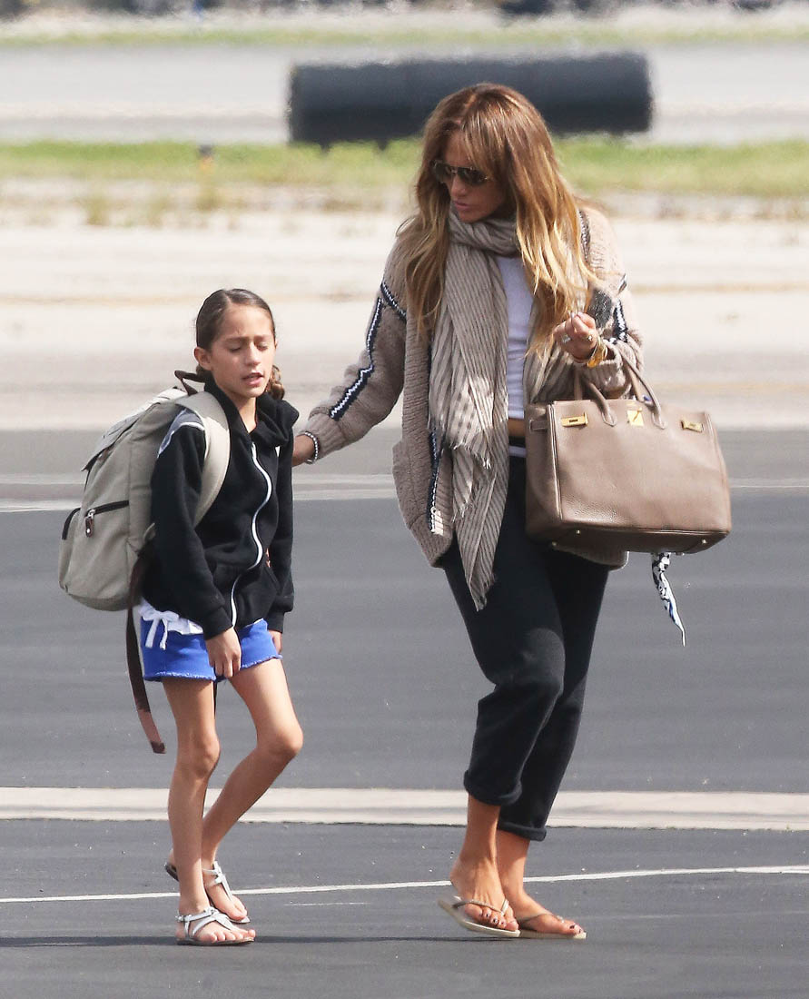 Jennifer Lopez Instagrams then deletes photo with Alex Rodriguez