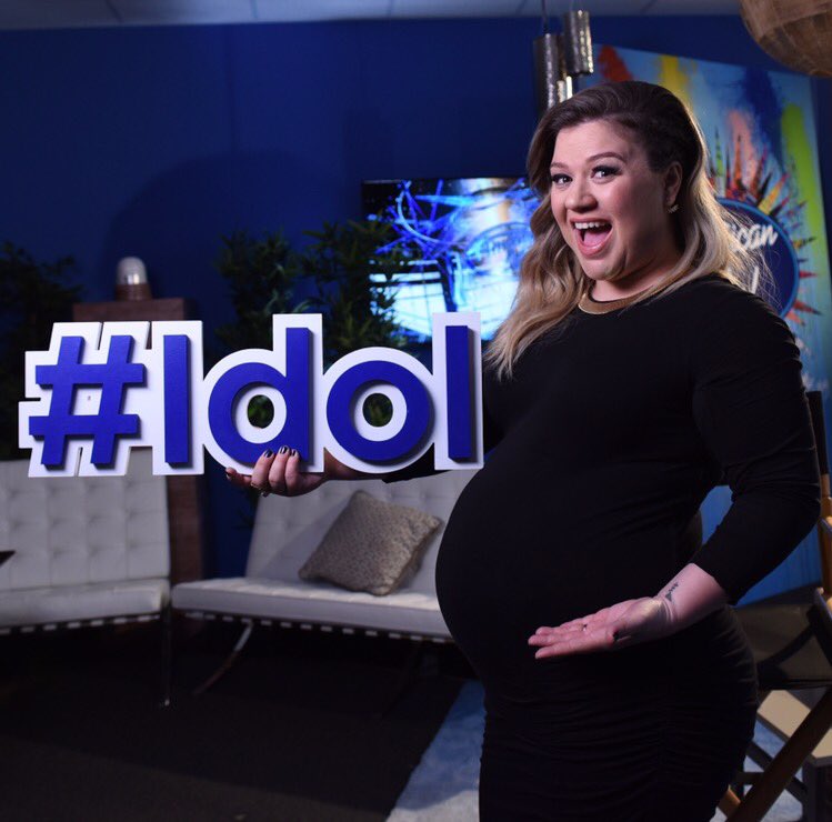 Kelly Clarkson names baby son Remington Alexander|Lainey Gossip ...