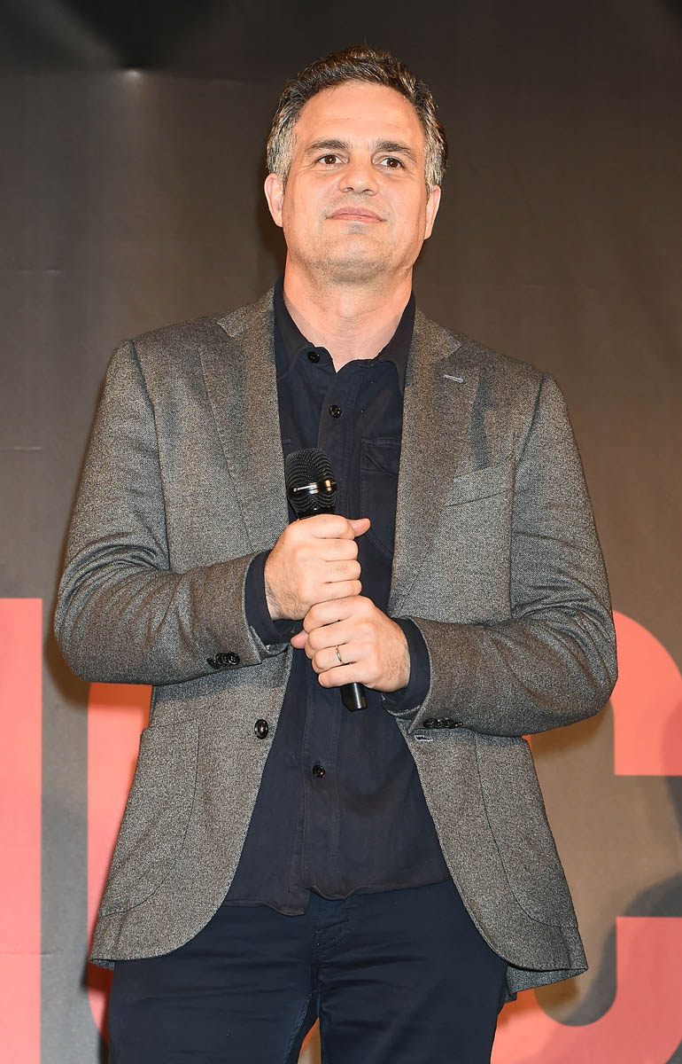 Dark Waters starring Mark Ruffalo movie review