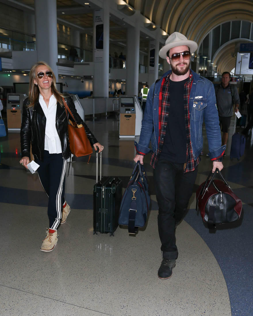 Sam and Aaron Taylor-Johnson kiss in Instagram photo and Aaron in ...