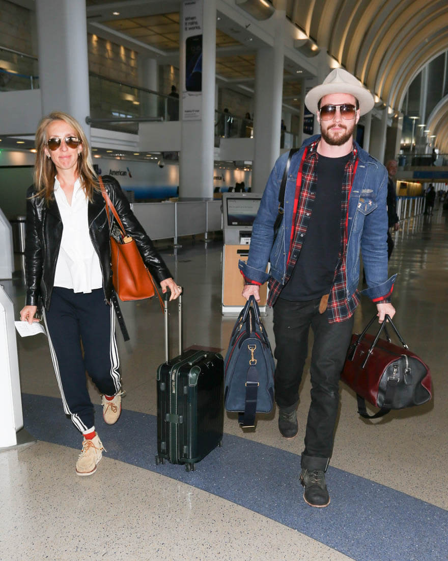 Sam and Aaron Taylor-Johnson kiss in Instagram photo and Aaron in ...