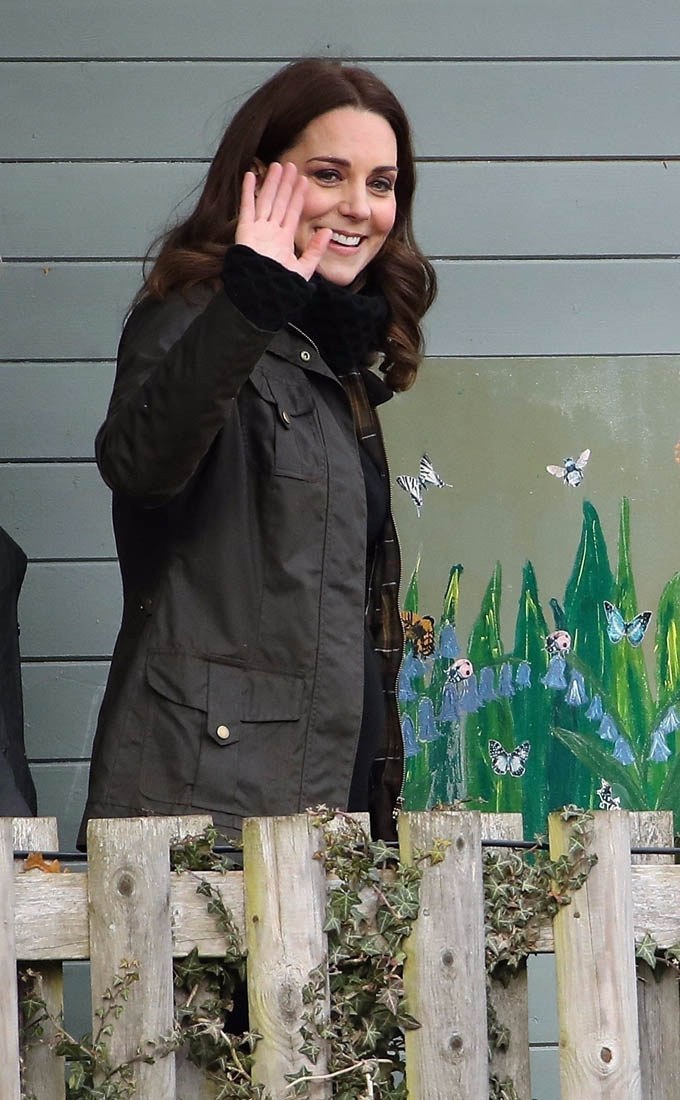 Relaxed Princess Catherine visits school children at Robin Hood Primary ...