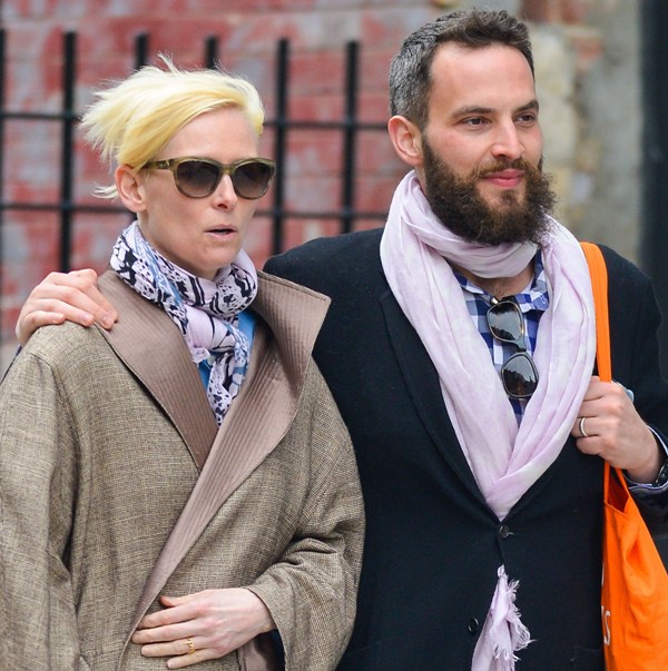 Tilda Swinton walks with her boyfriend and rules the world|Lainey ...