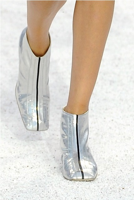 Lainey Gossip Entertainment Update|Chanel Spring Summer 2012 presented ...