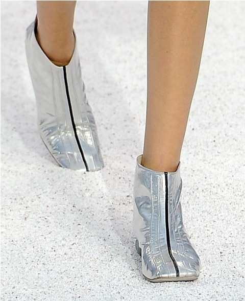 Lainey Gossip Entertainment Update|Chanel Spring Summer 2012 presented ...