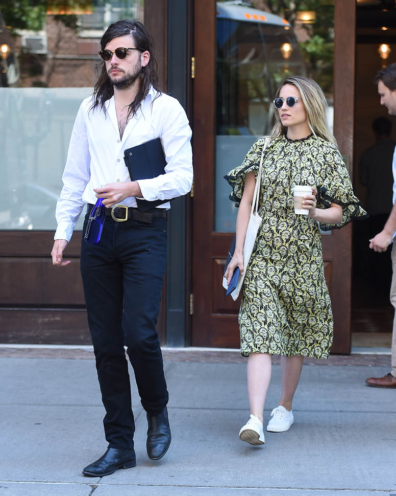 Dianna Agron's summer sleeves|Lainey Gossip Lifestyle