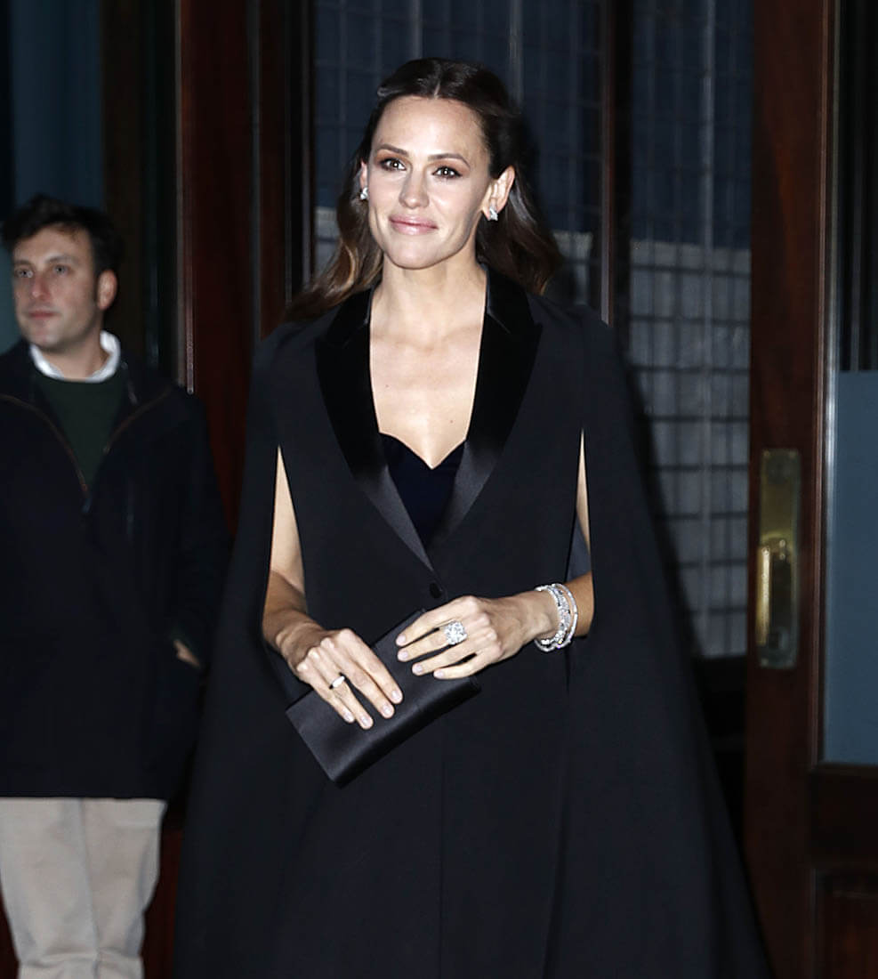 Jennifer Garner’s caped blazer|Lainey Gossip Lifestyle