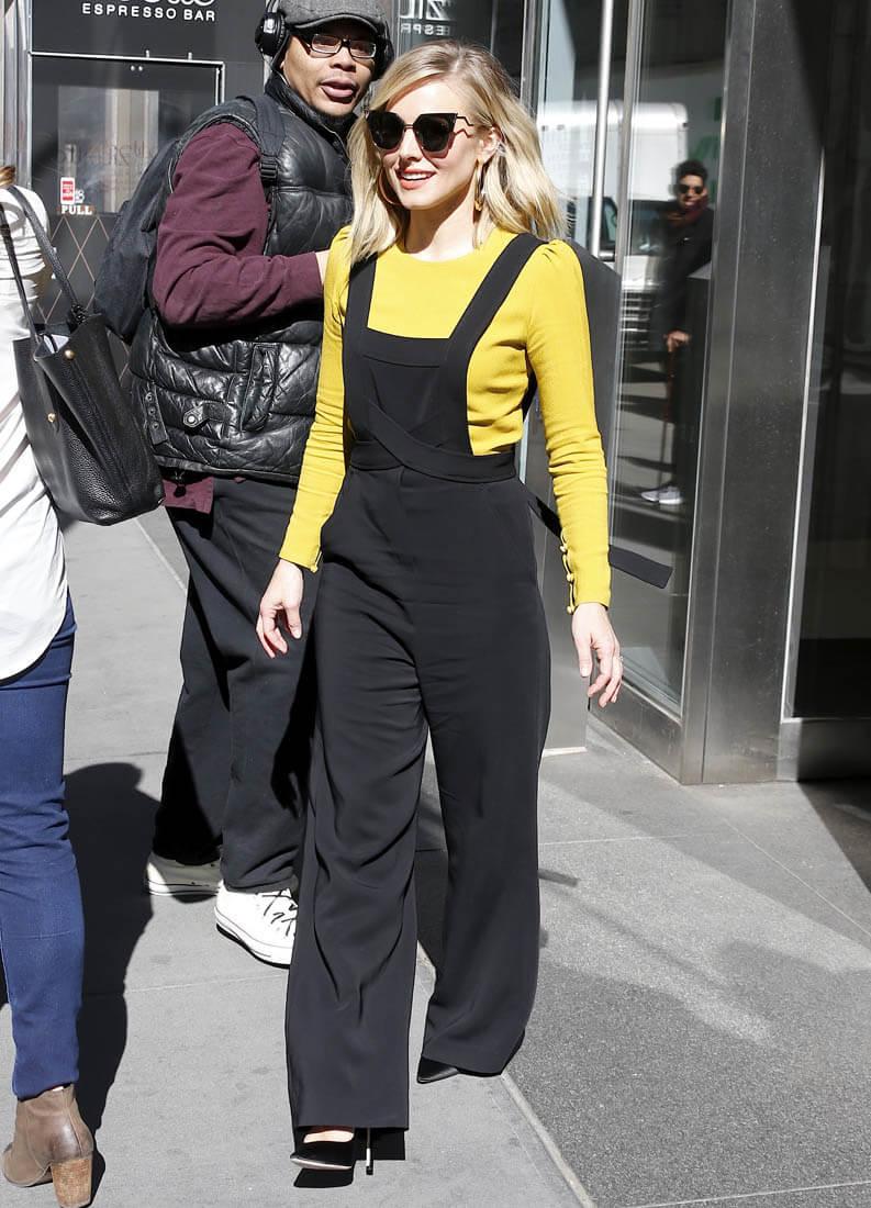 Kristen Bell's overalls|Lainey Gossip Lifestyle
