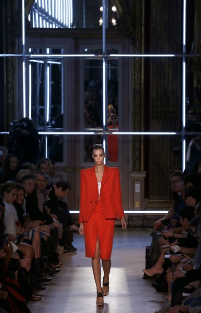 Lainey Gossip Entertainment Update|Paris Fashion Week: Roland Mouret SS2013