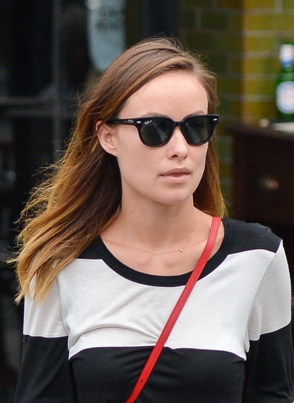 Olivia Wilde’s great black & white dress|Lainey Gossip Lifestyle